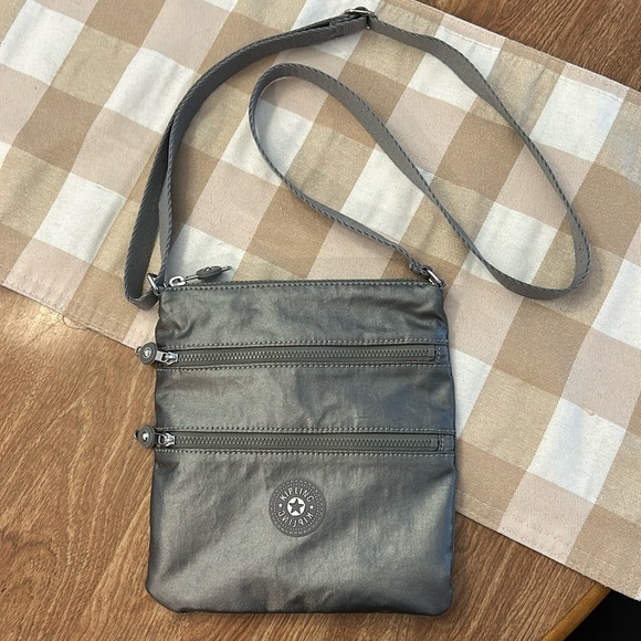 Kipling | Bags | Kipling Keiko Crossbody Starry Silver Metallic ...